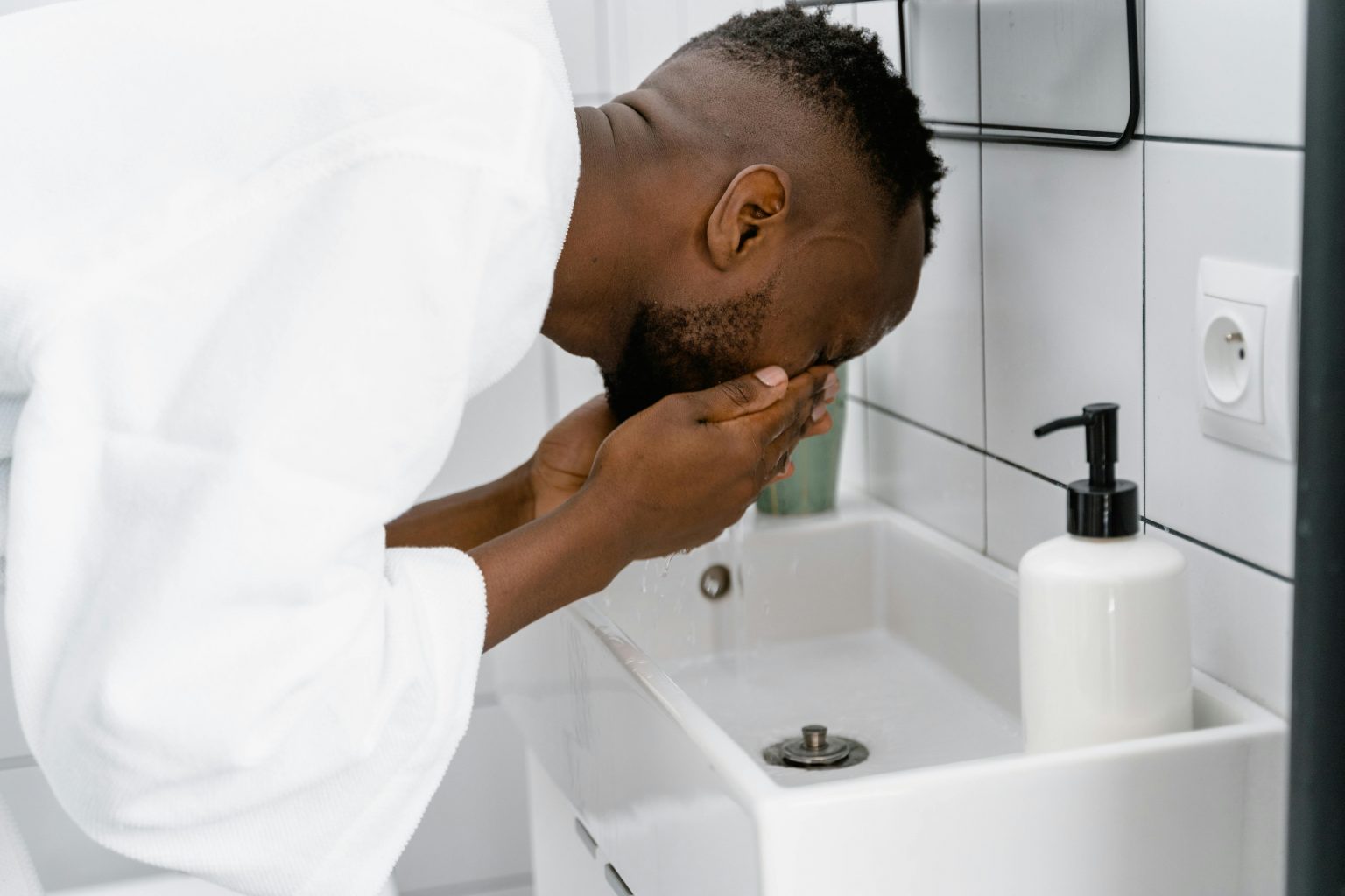 How to Trim Your Mustache: Step-by-Step Guide for a Perfect Look